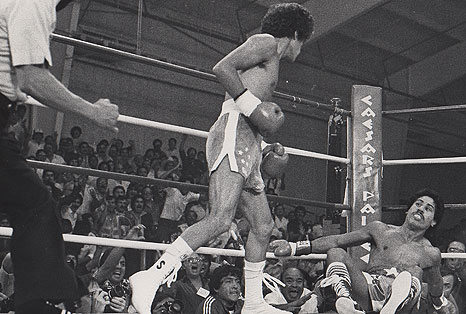 SALVADOR SANCHEZ vs. WILFREDO GOMEZ (Closed Circuit)
